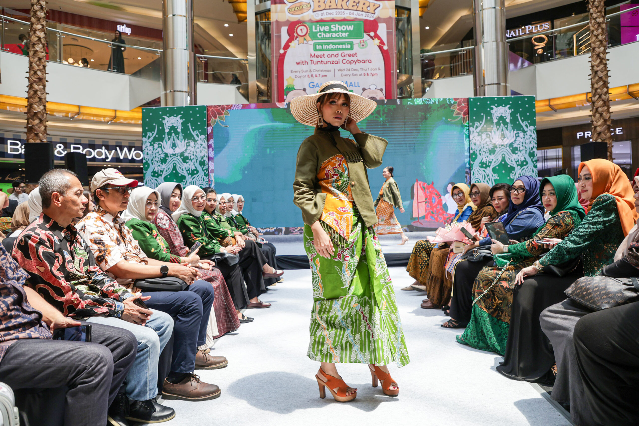 Buka Loka Batik 2025, Pemkot Surabaya dan Dekranasda Ajak Gen Z ...